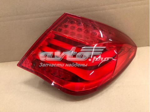 63217182198 BMW задний правый внешний фонарь