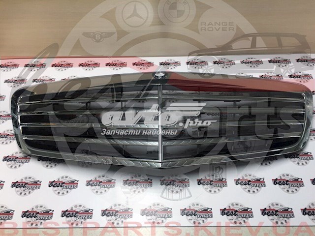 22188004839040 Mercedes решетка радиатора