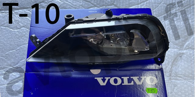 32337365 Volvo Фара противотуманная правая