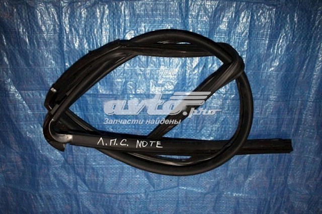 835313W000 Hyundai/Kia уплотнитель стекла и форточки двери задн лев