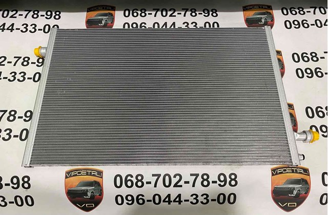 T4K9610 Jaguar Радиатор охлаждения двигателя