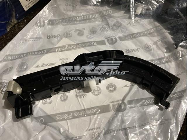 68024343AD Chrysler Кронштейн бампера переднего левый