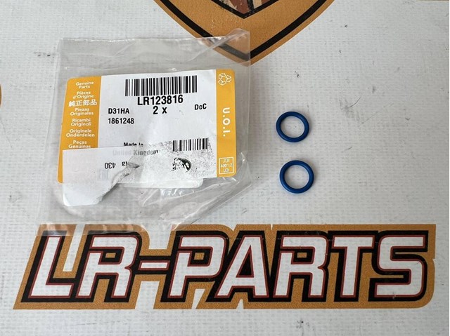 LR123816 Land Rover 2 штуки, пачка на уголке порвалась.