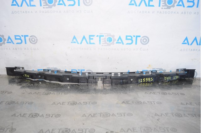 DS7Z17754A Ford кронштейн бампера заднего центральный