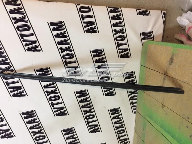 7571042030 Toyota молдинг передней правой двери