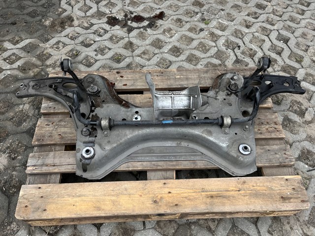 544016605R Renault (RVI) балка передней подвески (подрамник)