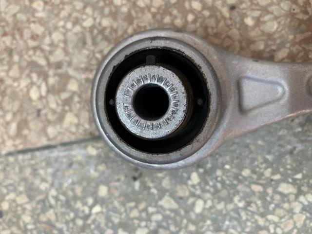 31106878593 BMW нижн. попер. рычаг подв. с резиномет. ша