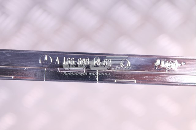 1666981462 Mercedes накладка