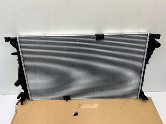 214109682R Renault (RVI) радиатор охлаждения двигателя