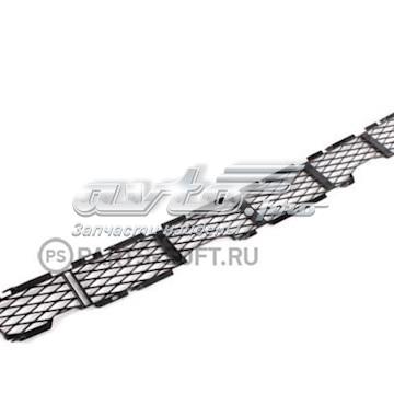 51117111767 BMW решетка бампера переднего центральная