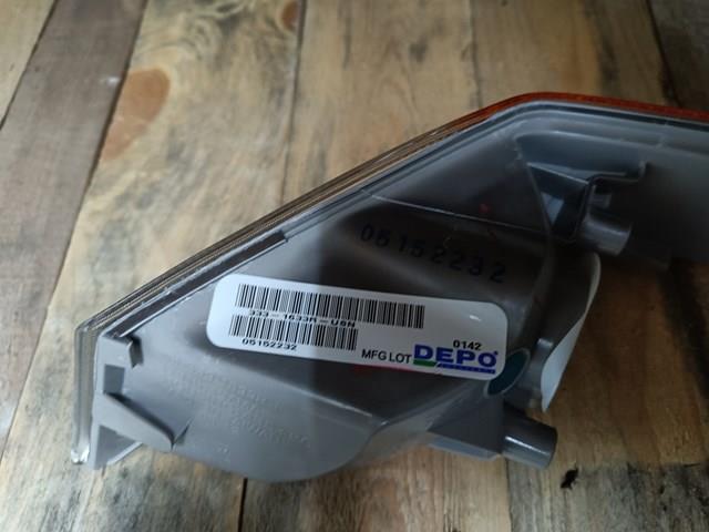 68004180AC Chrysler габарит (указатель поворота правый)