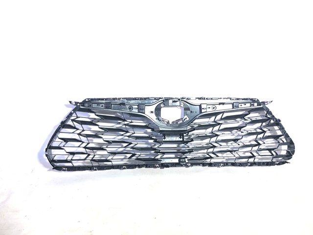 531010E370 Toyota решетка радиатора хром без камеры 2020