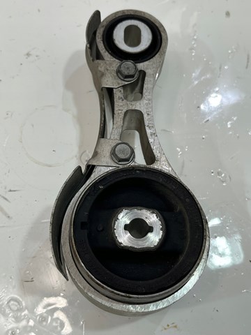 97037504120 Porsche подушка (опора двигателя нижняя)