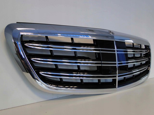 A2228802900 Mercedes решетка. полез лак