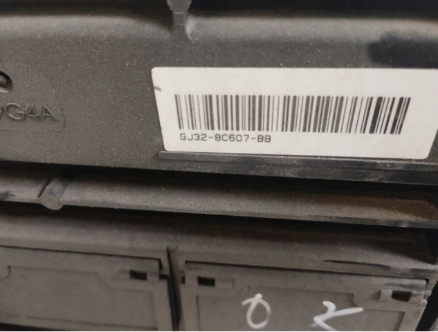 LR075357 Land Rover Радиатор охлаждения двигателя дополнительный