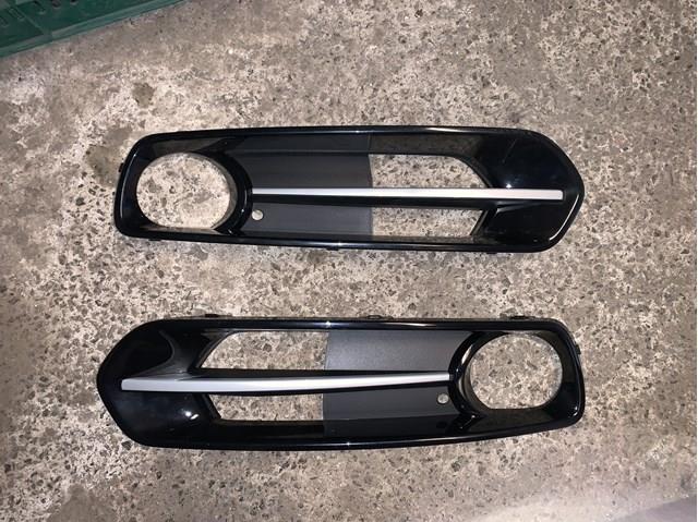 51117341614 BMW решетка бампера переднего правая