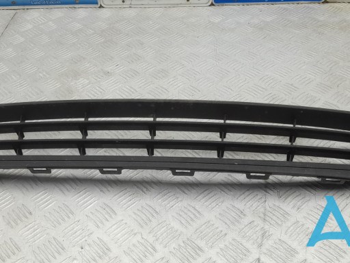 5C68536779B9 VAG решетка бампера переднего