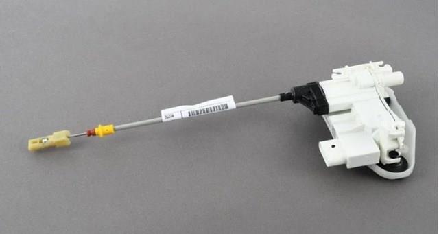 51207419839 BMW трос (тяга открывания замка двери передней левой)