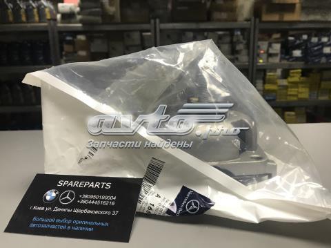 1662401118 Mercedes подушка коробки