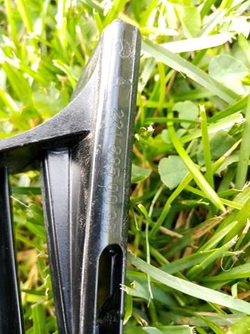 2218850036 Mercedes пластина крепления бампера пер.