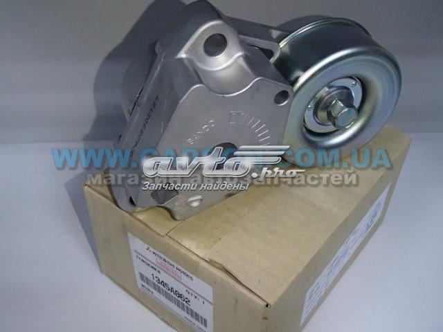 1345A062 Mitsubishi натяжитель приводного ремня