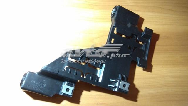 8R0941454 VAG кронштейн (адаптер крепления фары передней правой)