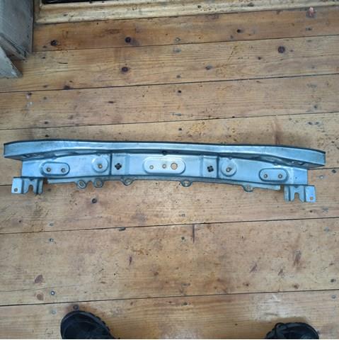 6400G576 Mitsubishi усилитель бампера переднего