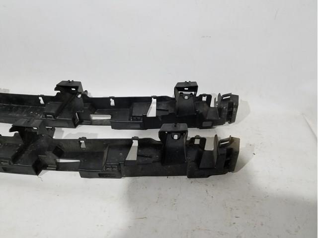 850424418R Renault (RVI) вставка зад бампера dokke