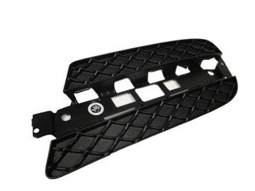 A1648847222 Mercedes заглушка (решетка противотуманных фар бампера