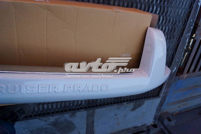 5243760090A1 Toyota накладка бампера