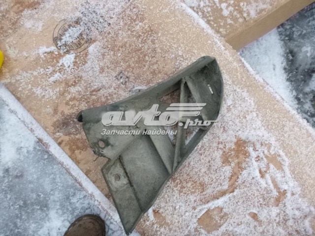 1668850624 Mercedes кронштейн переднего бампера правый
