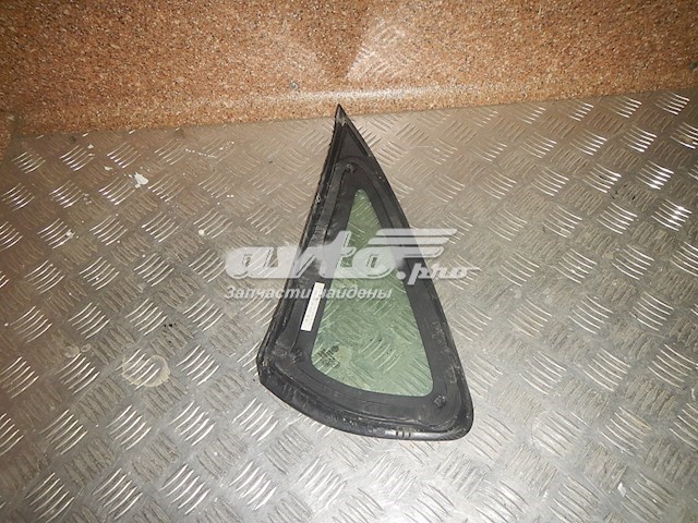 6RU845298FNVB VAG стекло кузова (багажного отсека правое)