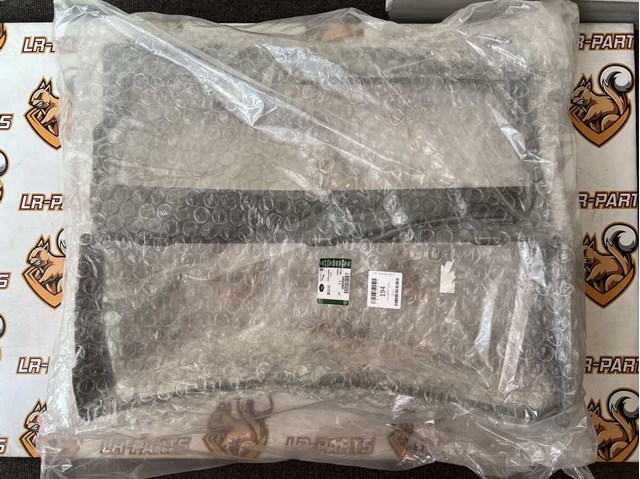 LR084885 Land Rover Воздуховод (дефлектор) радиатора