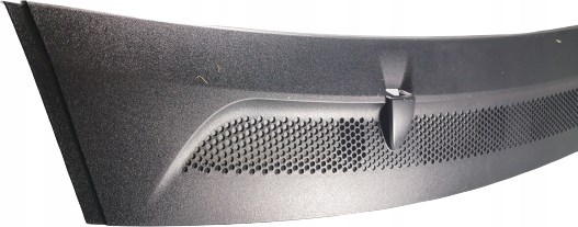 A1698360018 Mercedes решетка капота