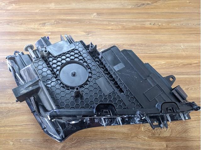 8107078190 Toyota фара левая