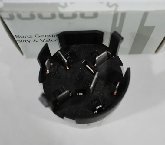 A1685451004 Mercedes контактная группа замка зажигания