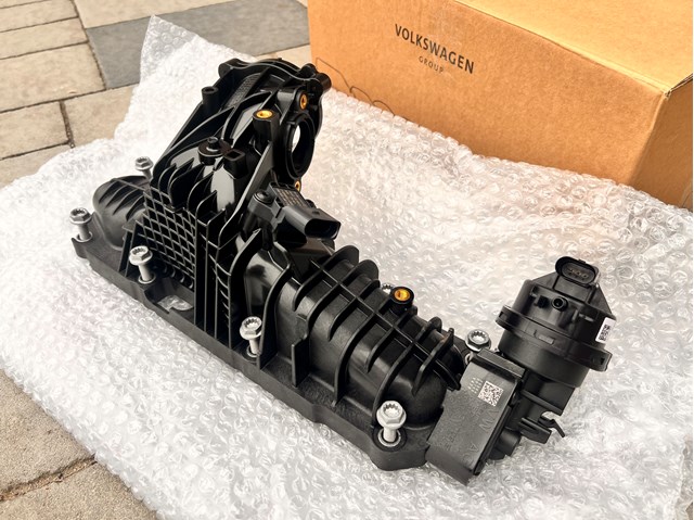 04L129709E VAG Коллектор впускной