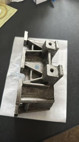 2525325001 Hyundai/Kia Кронштейн компрессора кондиционера