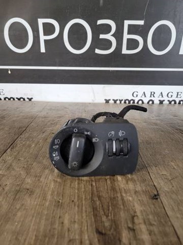 8P1941531Q VAG переключатель света фар на "торпедо"