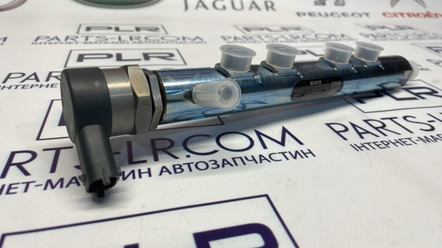 LR013183 Land Rover рейка паливна