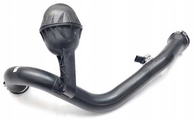 8W0145673AL VAG Шланг (патрубок) интеркуллера левый