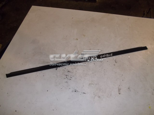 LR080274 Land Rover молдинг двери передней правой