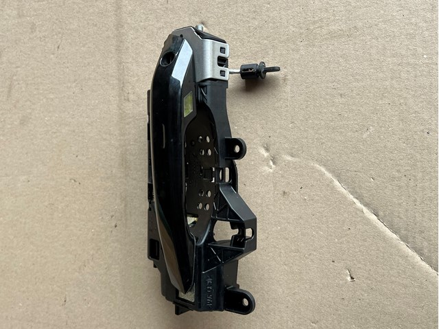 80A837811 VAG держатель наружной ручки двери задней левой