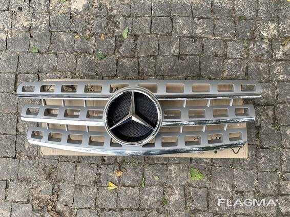 A1648801985 Mercedes решетка радиатора