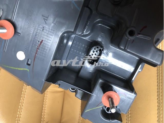 A1669060502 Mercedes фара задня