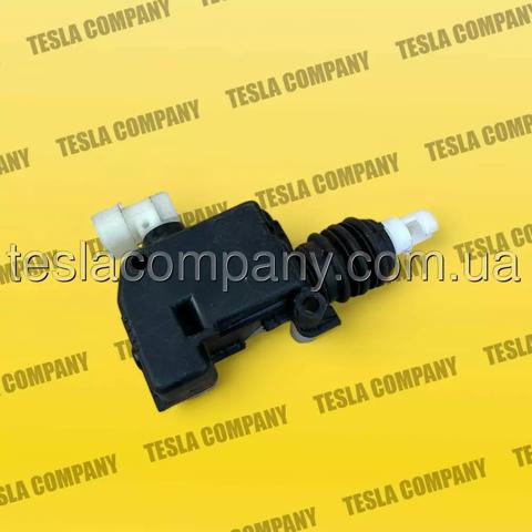 1033010-00-C Tesla Motors - купить недорого в Украине