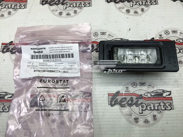 95863162010 Porsche плафон освещ. номерного знака