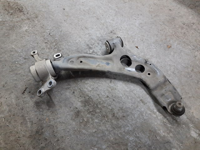 31126879842 BMW Рычаг передней подвески нижний правый