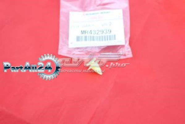 MR432939 Mitsubishi Клипса уплотнителя двери