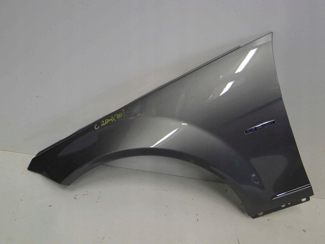 A2048801318 Mercedes крыло переднее левое